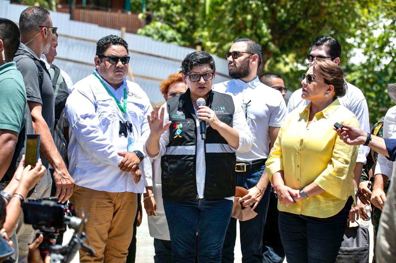 Carla Paredes contrata a su hermana y su cuñado en la Sesal