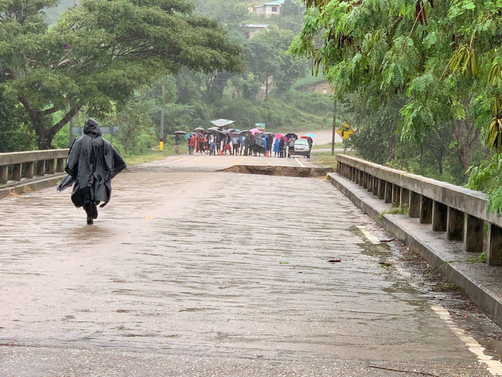 Más de 110,000 personas afectadas dejan la tormenta Sara
