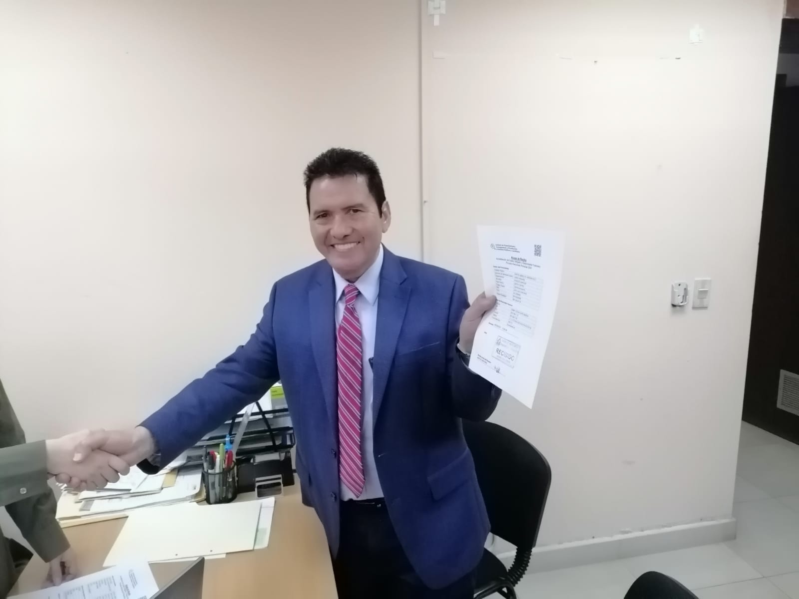 Eliseo Castro apertura su cuenta bancara ante la UFTF