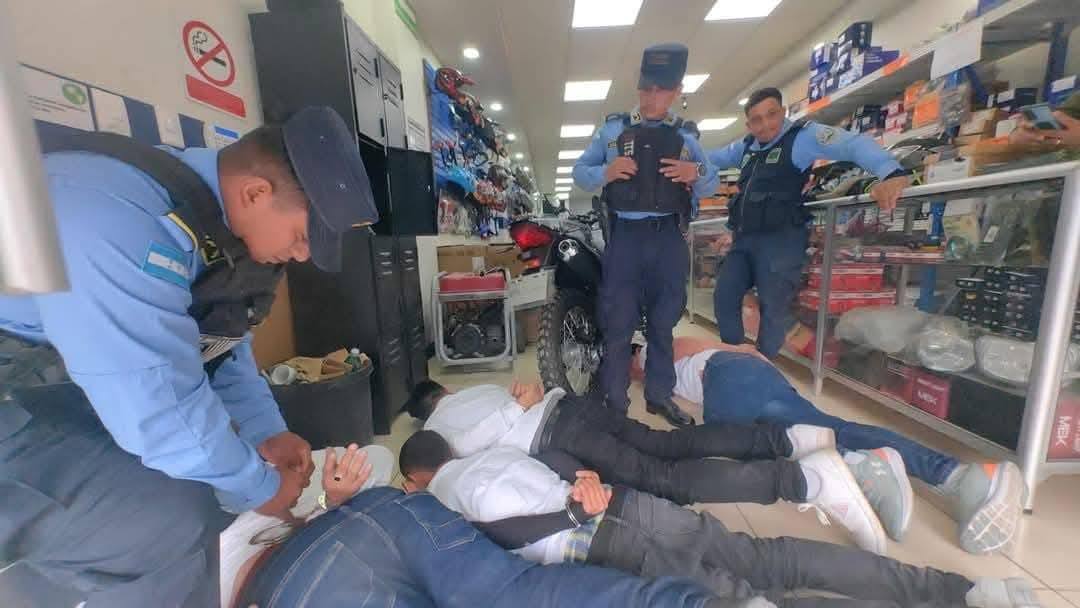 Policía frustra asalto en agencia bancaria en Copán